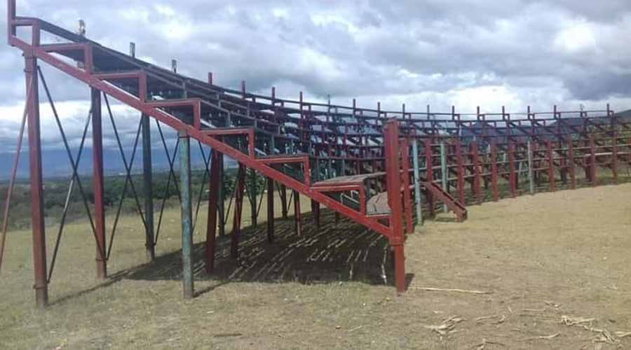 Roban gradas en plaza de toros en Ejutla de Crespo - El Imparcial de Oaxaca