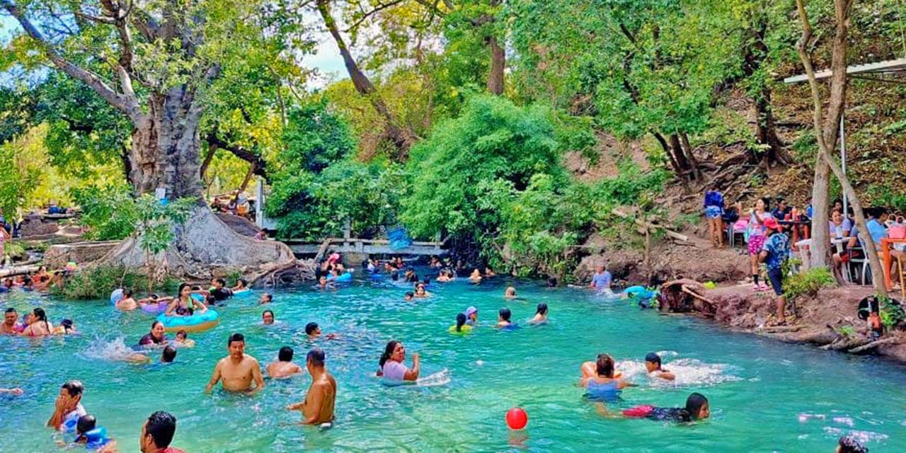 Destaca Santiago Laollaga con su ojo de agua