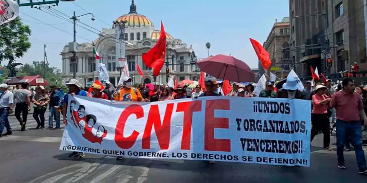CNTE anuncia megamarcha y amaga con huelga nacional durante el Mundial ...